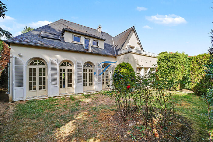 Garches, Gare : Maison 6 pièces à louer