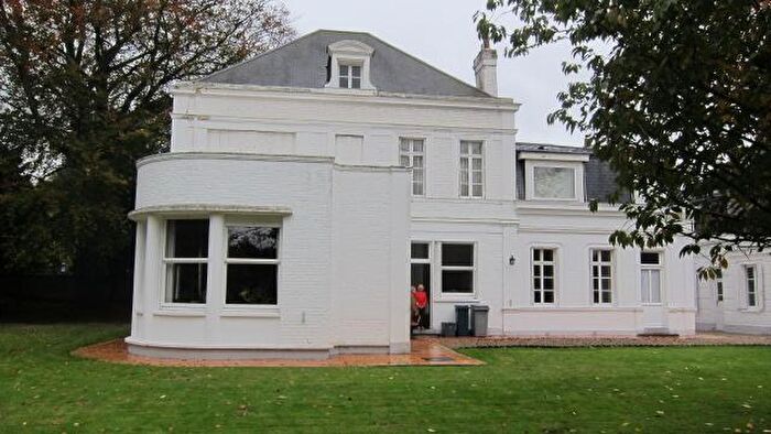 Maison à vendre - Saint-Saulve - 10 pièces - 6 chambres