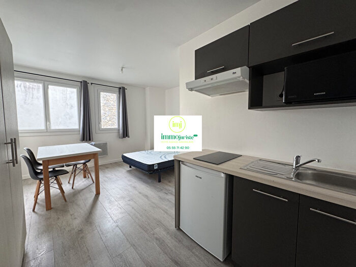 Appartement à louer - Limoges, Centre-ville, Hôtel de Ville, Emailleurs - 1 pièce