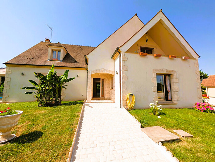 Maison 10 pièces à vendre à Favrieux