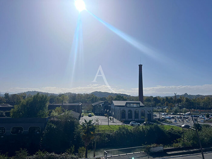 Appartement à vendre - Pau, Centre-ville - 4 pièces - 3 chambres