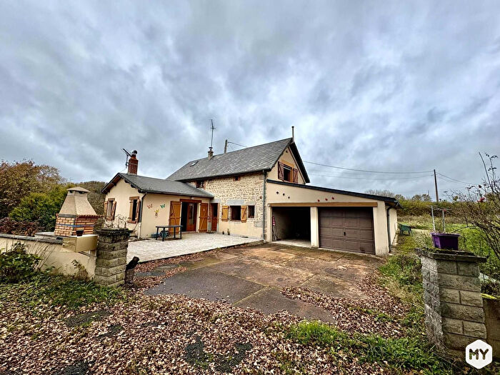 Maison à vendre - Mérinchal - 6 pièces - 3 chambres