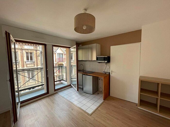 Appartement à louer - Saint Marc-Croix de Pierre-Saint Nicaise, Rouen - 1 pièce