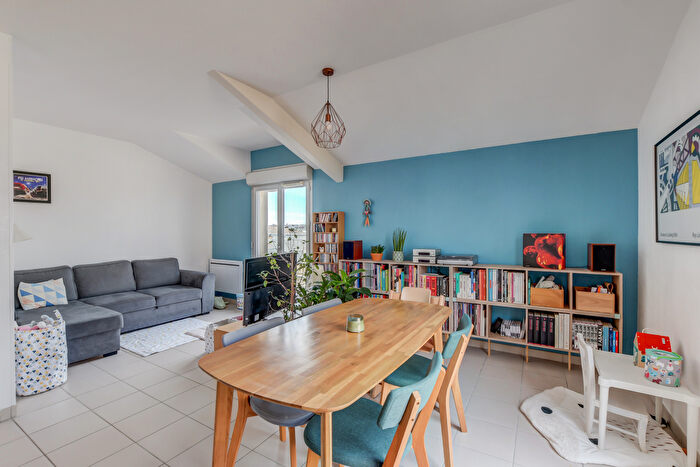 Maisons à vendre et appartements à louer - 1