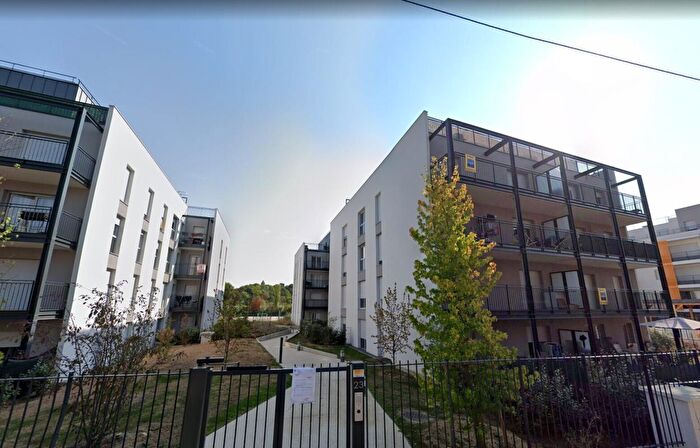 Appartement à louer - Melun, Rive de Seine, Sud - 4 pièces - 3 chambres