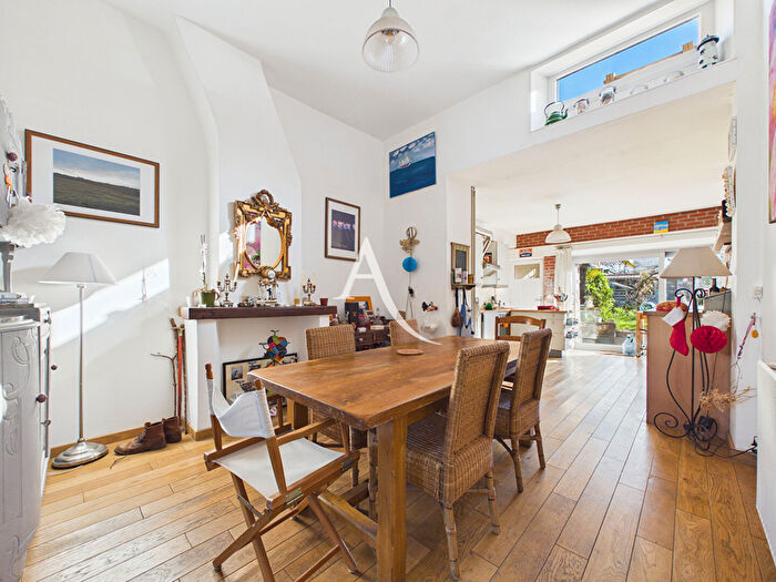 Maison à vendre - Mons-en-Bar ul, Haut de Mons - 6 pièces - 5 chambres