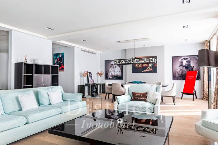 Appartement à louer - Hoche-Friedland, Paris ème arrondissement - 4 pièces - 2 chambres