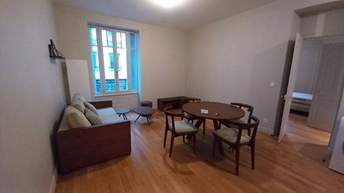 Appartement 2 pièces à Saint Louis, Lyon 7ème arrondissement, à louer