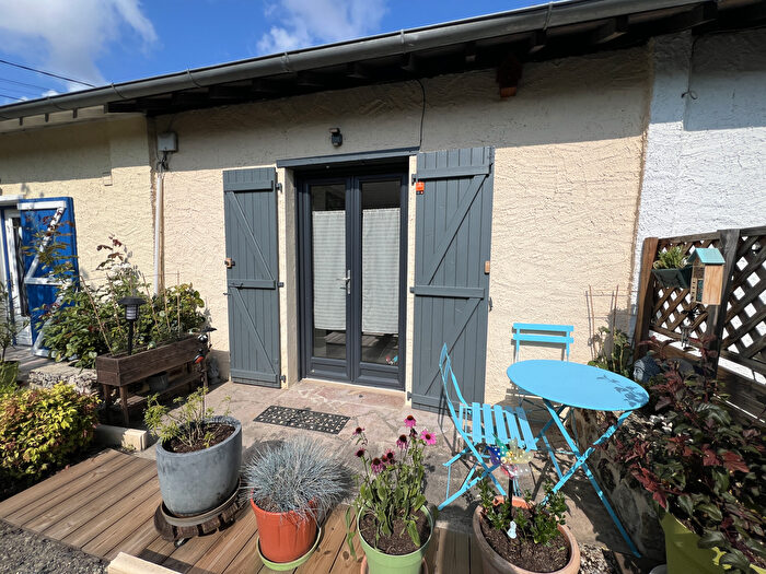 Maison à vendre - Jouars-Pontchartrain - 2 pièces - 1 chambre