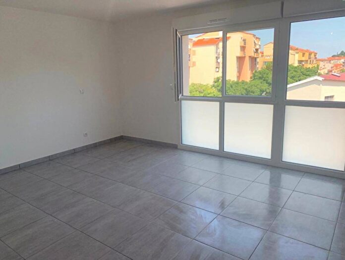 Appartement à louer - Saint Martin, Perpignan - 1 pièce