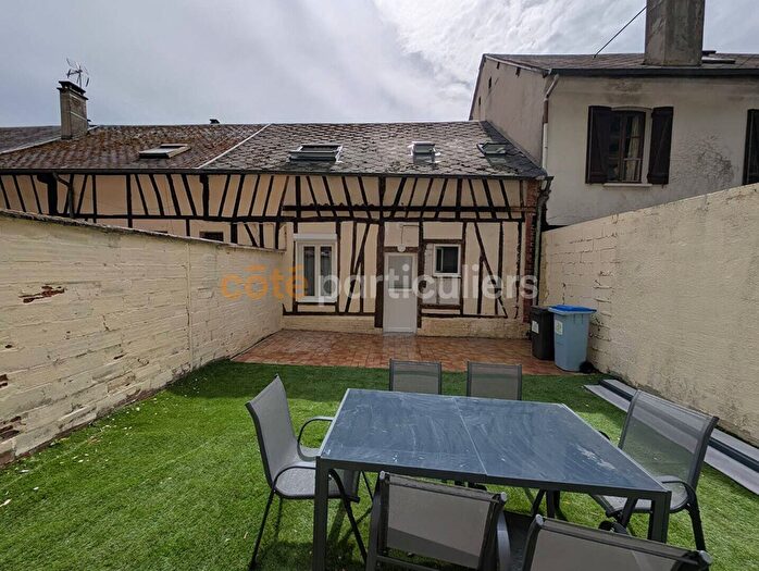 Saint Michel, Évreux : Maison 6 pièces à louer