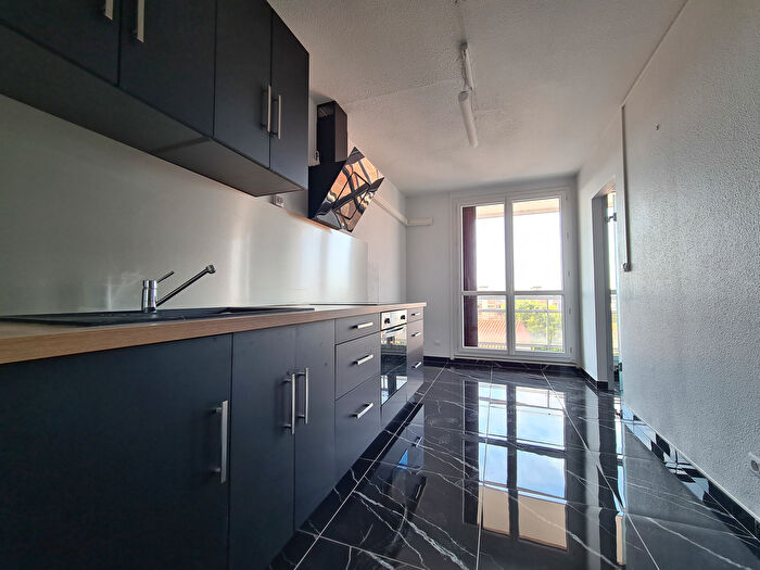 Appartement à louer - Agen, Carnot - 3 pièces - 2 chambres