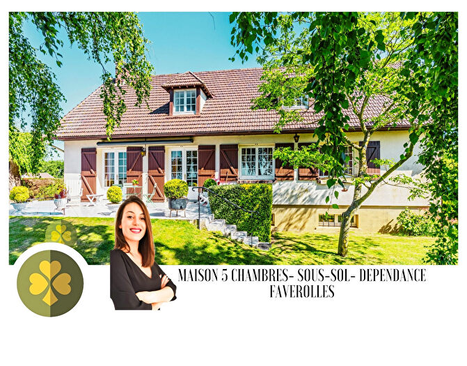 Maison à vendre - Les Pinthières - 6 pièces - 5 chambres