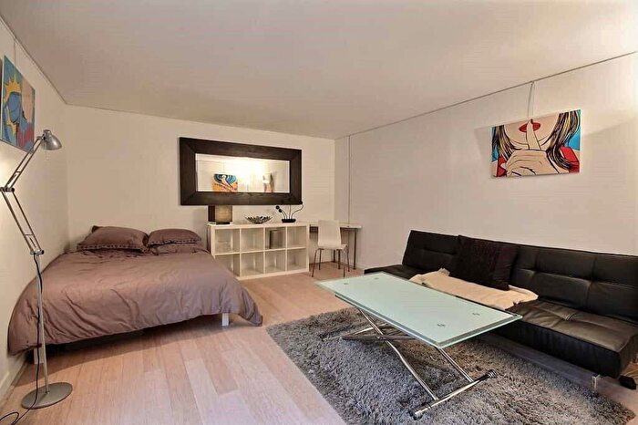 Appartement à louer - Sentier-Bonne Nouvelle, Paris ème arrondissement - 1 pièce