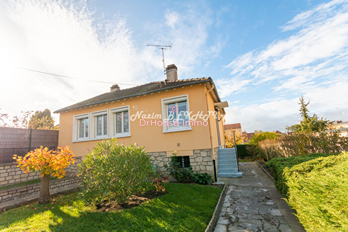 Maison à vendre - Limay, Centre-ville - 5 pièces - 2 chambres