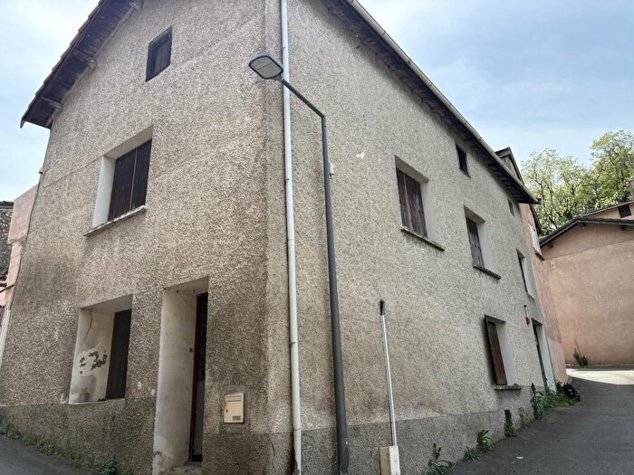 Maison 5 pièces à vendre à Auberives-sur-Varèze