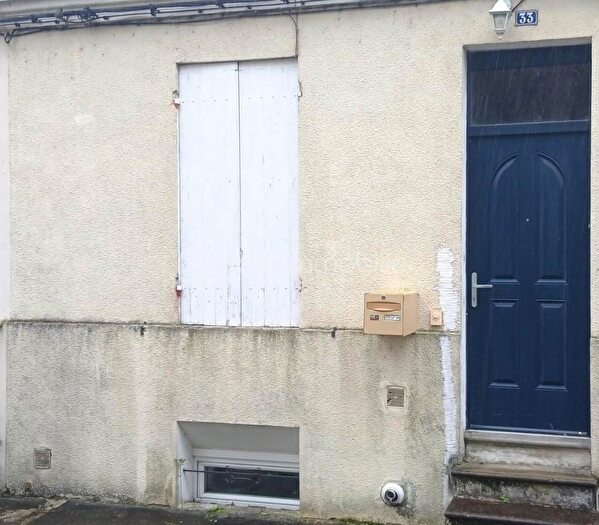 Maison à vendre - Saintes, La Gare, Sébastien de Brouard, La Fenêtre - 3 pièces - 2 chambres