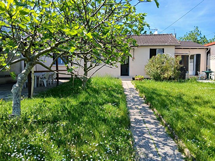 Maison à vendre - Gagny, Plateau, Franceville - 3 pièces - 2 chambres