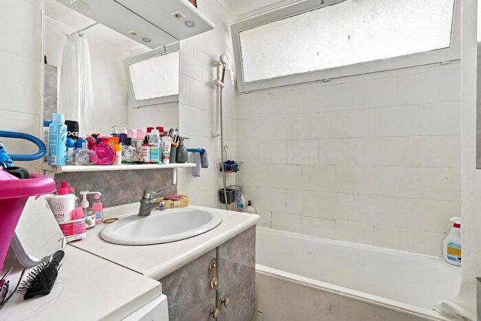 Épinay-sur-Seine, Les Econdeaux : Appartement 2 pièces à vendre
