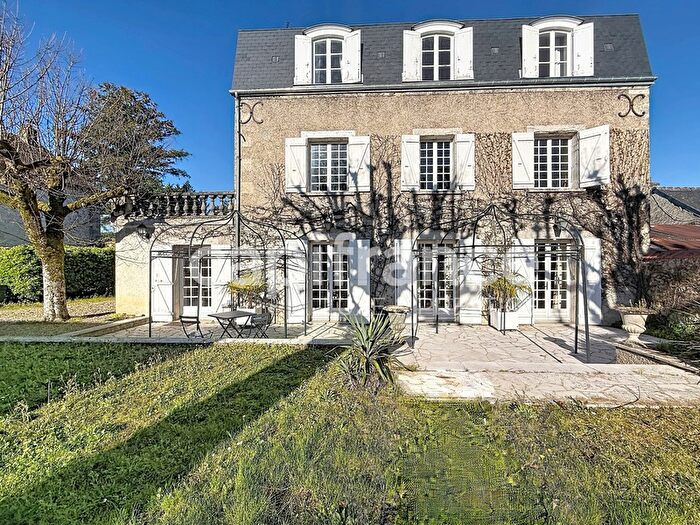 Maison à vendre - Cheillé - 9 pièces - 6 chambres