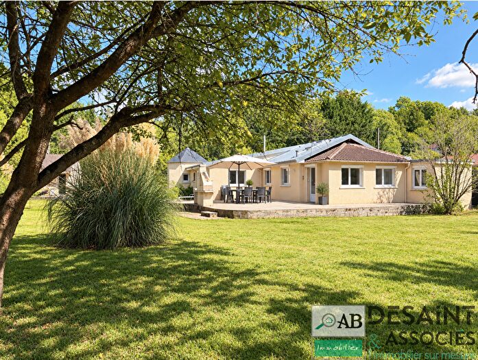 Crécy-la-Chapelle : Maison 4 pièces à vendre