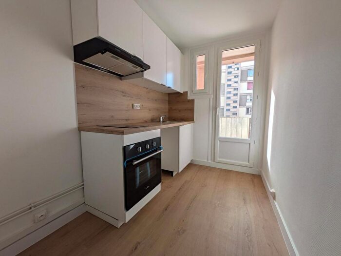 Appartement à louer - Grenoble, Eaux-Claires, Mistral - 2 pièces - 1 chambre