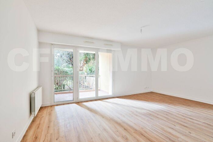 Appartement à louer - Les Rascas-Les Pugets, Saint-Laurent-du-Var - 4 pièces - 3 chambres