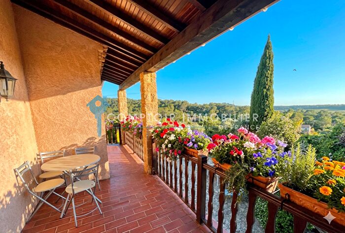 Maison à vendre - Sanilhac-Sagriès - 8 pièces - 6 chambres