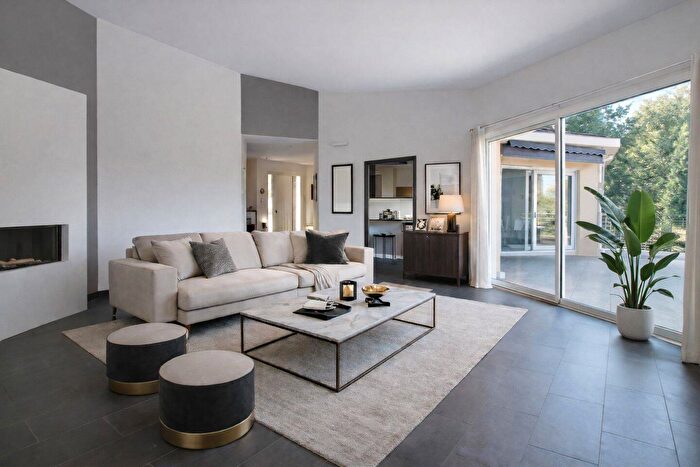 Maison à louer - Vourles - 7 pièces - 6 chambres