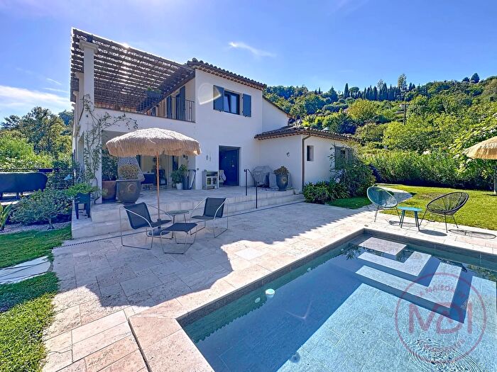 Maison à vendre - Saint-Paul-de-Vence - 7 pièces - 5 chambres