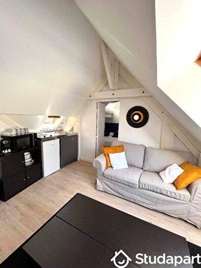 Appartement à louer - Centre Ville, Reims - 3 pièces - 2 chambres