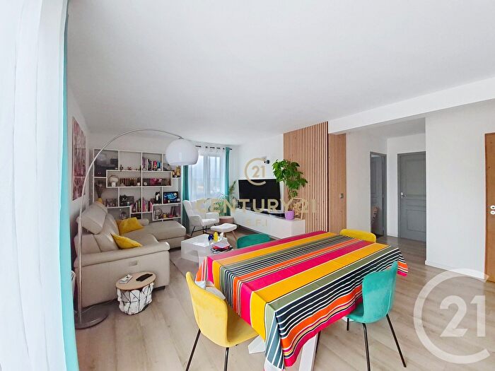 Appartement à louer - Noisy-le-Grand, Centre-ville - 3 pièces - 2 chambres