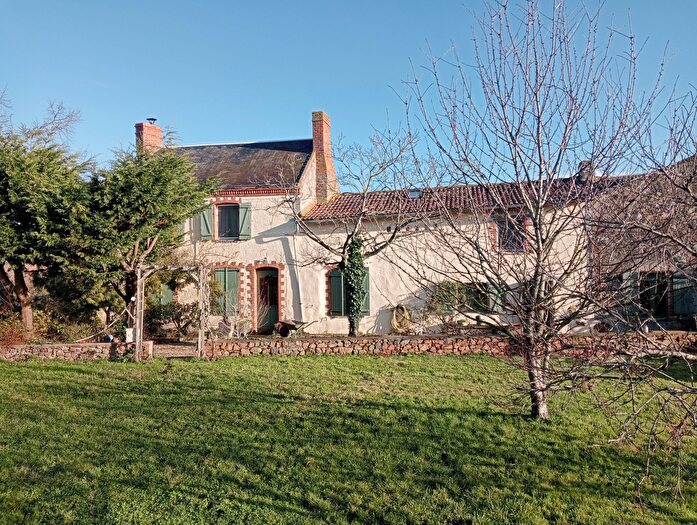 Maison à vendre - Massais - 7 pièces - 4 chambres