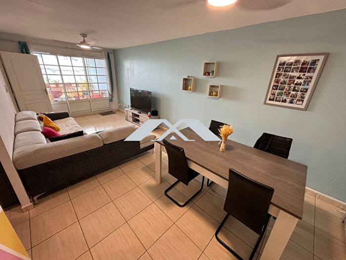 Appartement à vendre - Le Tampon, Centre-ville - 2 pièces - 1 chambre