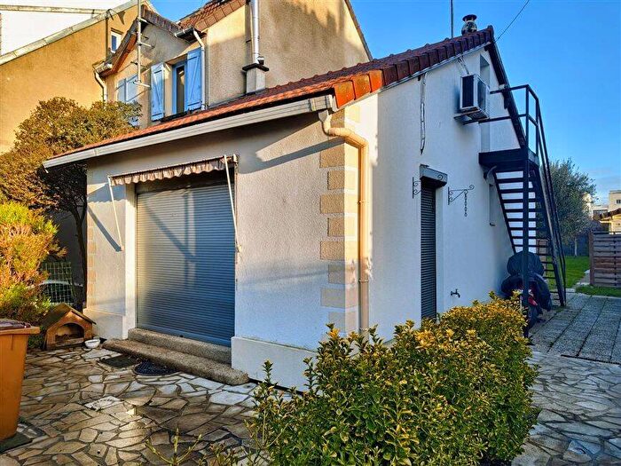 Maison à louer - Ramenas-Léo Lagrange, Montreuil - 2 pièces - 1 chambre