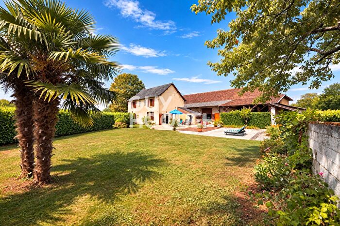 Maison à vendre - Le Pont-de-Beauvoisin - 7 pièces - 6 chambres