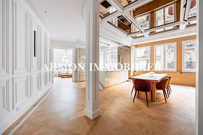 Appartement à louer - Trudaine-Maubeuge, Paris ème arrondissement - 5 pièces - 4 chambres