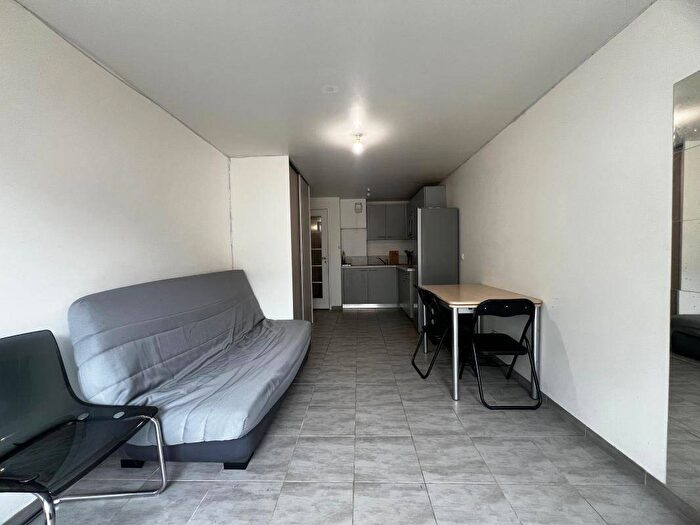 Le Reveillon, Villecresnes : Appartement 1 pièce à louer