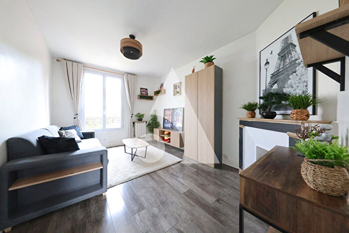 Corbeil-Essonnes, Nacelle, Papeterie : Appartement 2 pièces à vendre