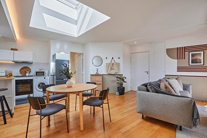 Appartement à louer - Paris e , Archives - 2 pièces - 1 chambre