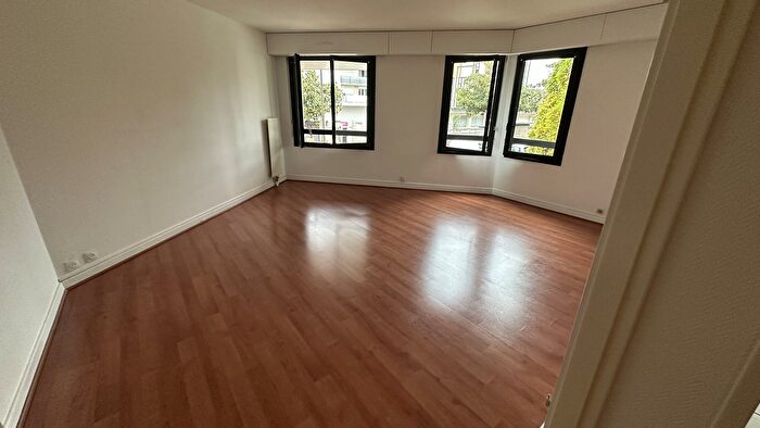 Appartement à louer - Suresnes, Centre-ville - 2 pièces - 1 chambre
