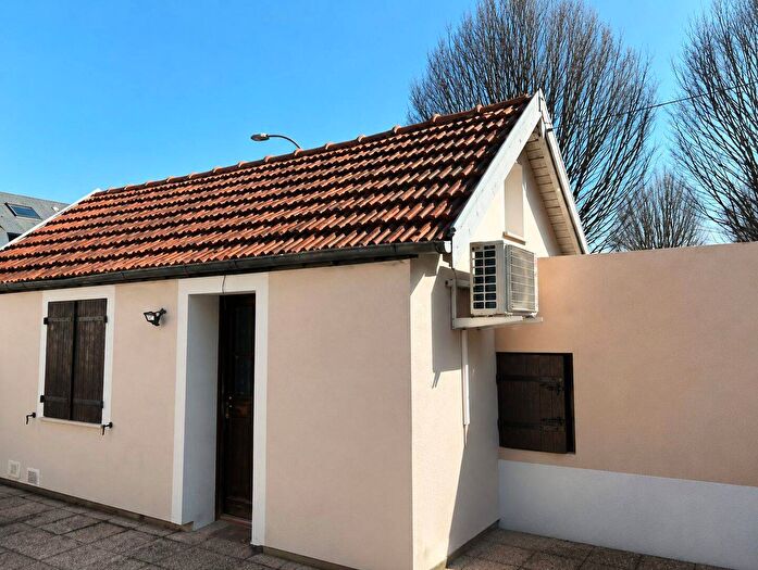 Roissy-en-Brie - Maison 1 pièce à louer