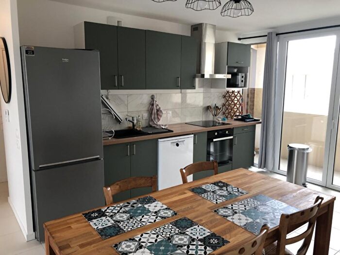 Appartement à louer - Bordeaux, Gare Saint-Jean - 1 pièce - 4 chambres