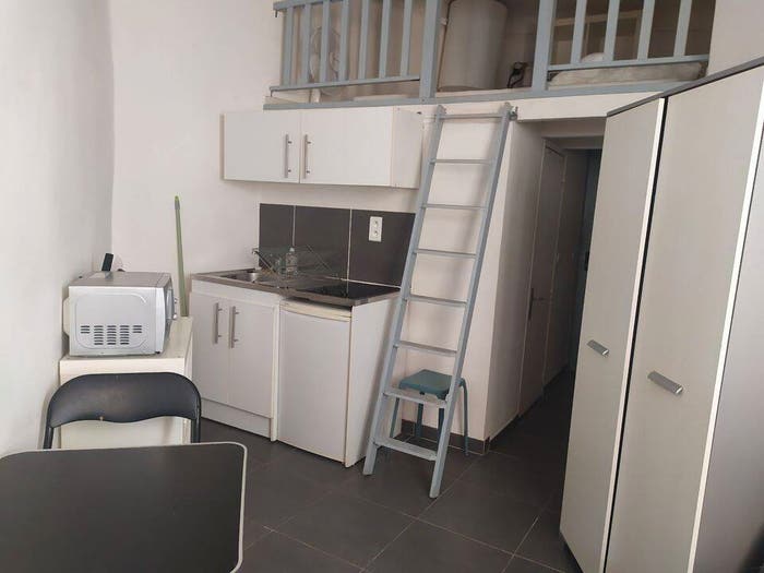 Appartement 1 pièce à louer à Saint Mitre les Granettes Pey Blanc, Aix-en-Provence