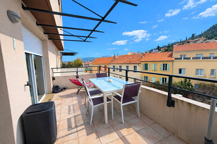 Appartement à vendre - Hyères, Pyanet - 3 pièces - 2 chambres
