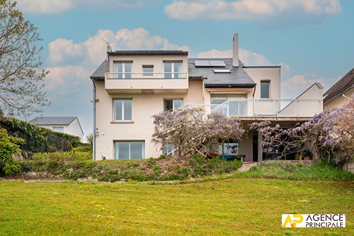 Maison 7 pièces à vendre à Le Mesnil-le-Roi