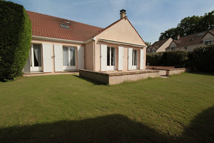 Maison 7 pièces à vendre - Le Mesnil-Saint-Denis