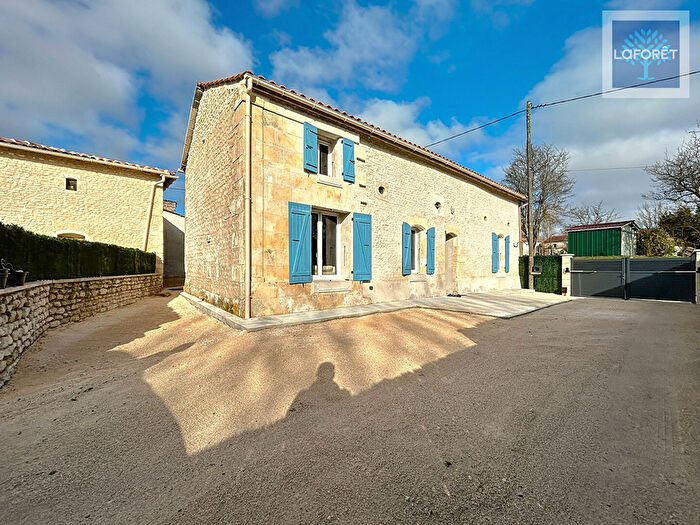 Maison à vendre - Tugéras-Saint-Maurice - 5 pièces - 4 chambres