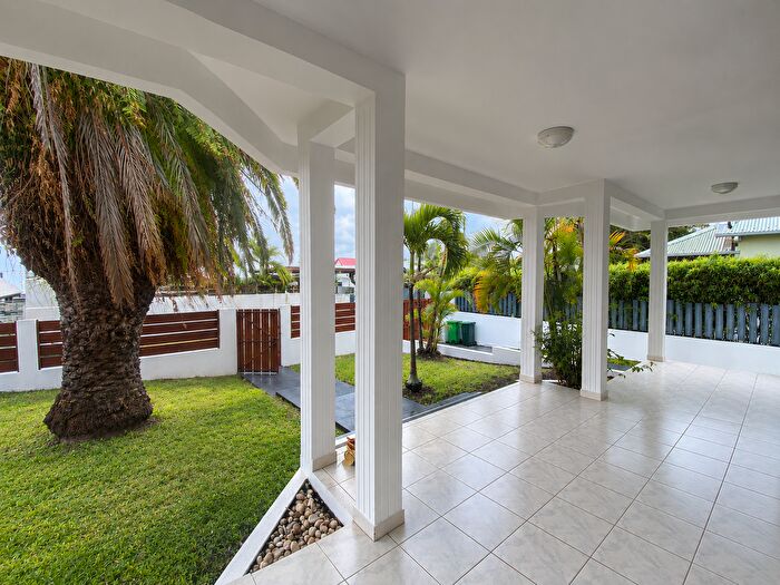 Maison 4 pièces à louer à Saint-Pierre, Basse Terre les Bas, Basse Terre les Hauts, Les Casernes