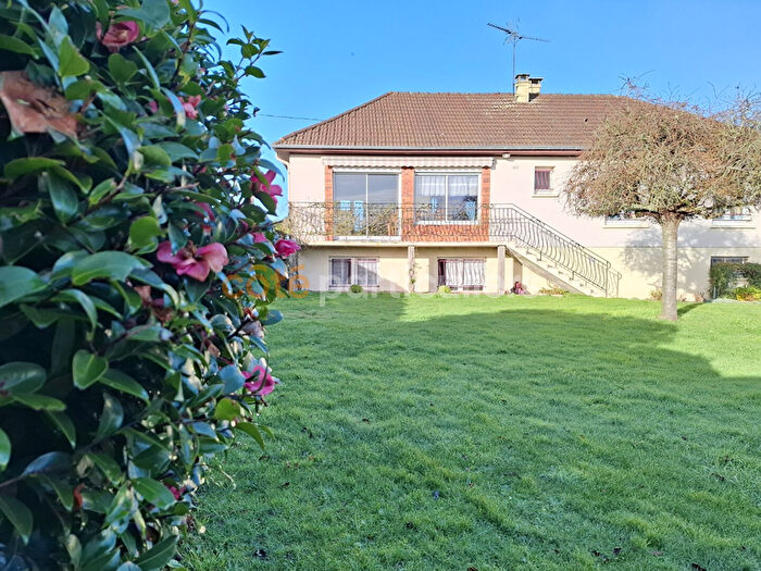 Maison à vendre - Saint-Ovin - 6 pièces - 3 chambres